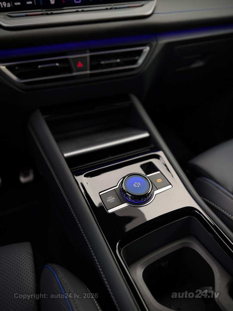 Melns Volkswagen Tiguan 2024 Tallina, ar dzinēja tilpumu 2.00 L un nobraukumu 21 tūkst. km par 43900 €, foto 21 vietnē AUTOMOTO.COM.LV