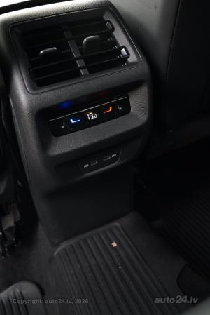 Melns Volkswagen Tiguan 2024 Tallina, ar dzinēja tilpumu 2.00 L un nobraukumu 21 tūkst. km par 43900 €, foto 29 vietnē AUTOMOTO.COM.LV