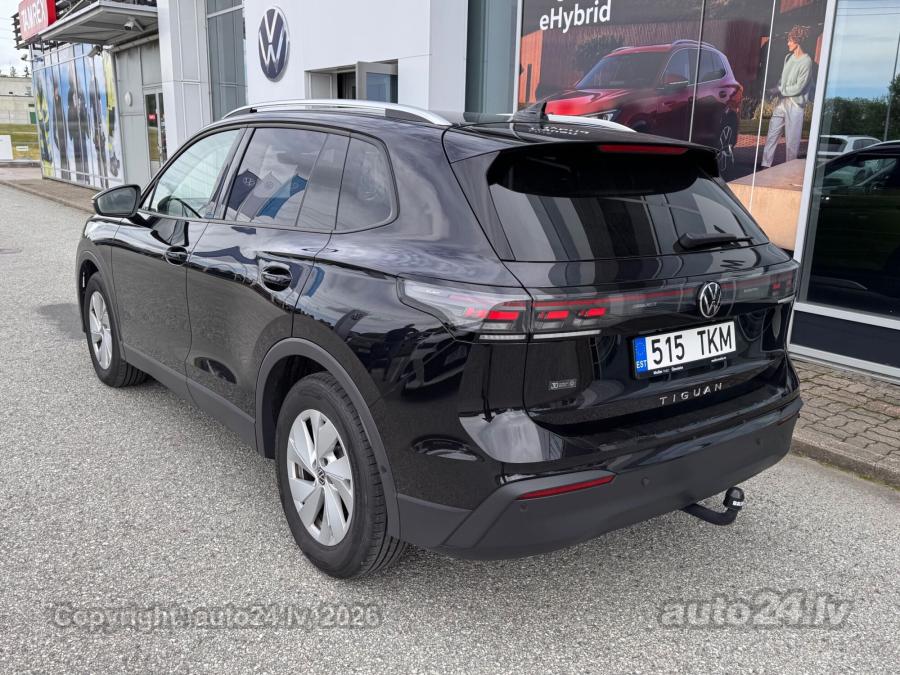 Melns Volkswagen Tiguan 2024 Viljandi, ar dzinēja tilpumu 2.00 L un nobraukumu 33 tūkst. km par 31990 €, foto 5 vietnē AUTOMOTO.COM.LV
