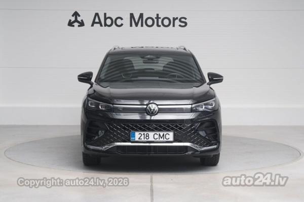 Melns Volkswagen Tiguan 2025 Tallina, ar dzinēja tilpumu 2.00 L un nobraukumu 18 tūkst. km par 39990 €, foto 2 vietnē AUTOMOTO.COM.LV