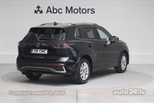 Melns Volkswagen Tiguan 2025 Tallina, ar dzinēja tilpumu 2.00 L un nobraukumu 18 tūkst. km par 39990 €, foto 4 vietnē AUTOMOTO.COM.LV