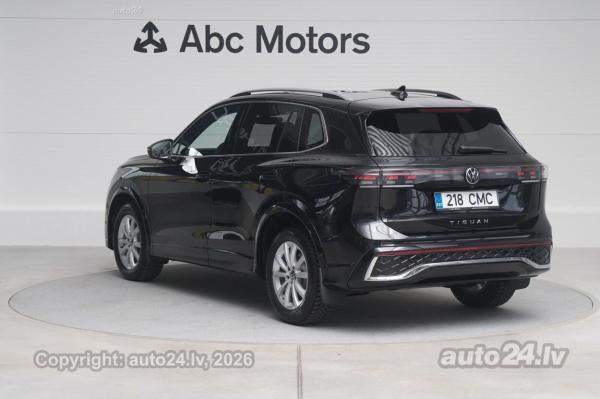 Melns Volkswagen Tiguan 2025 Tallina, ar dzinēja tilpumu 2.00 L un nobraukumu 18 tūkst. km par 39990 €, foto 6 vietnē AUTOMOTO.COM.LV