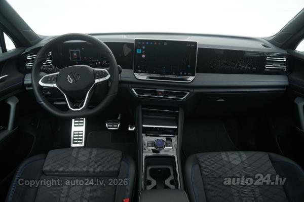 Melns Volkswagen Tiguan 2025 Tallina, ar dzinēja tilpumu 2.00 L un nobraukumu 18 tūkst. km par 39990 €, foto 8 vietnē AUTOMOTO.COM.LV
