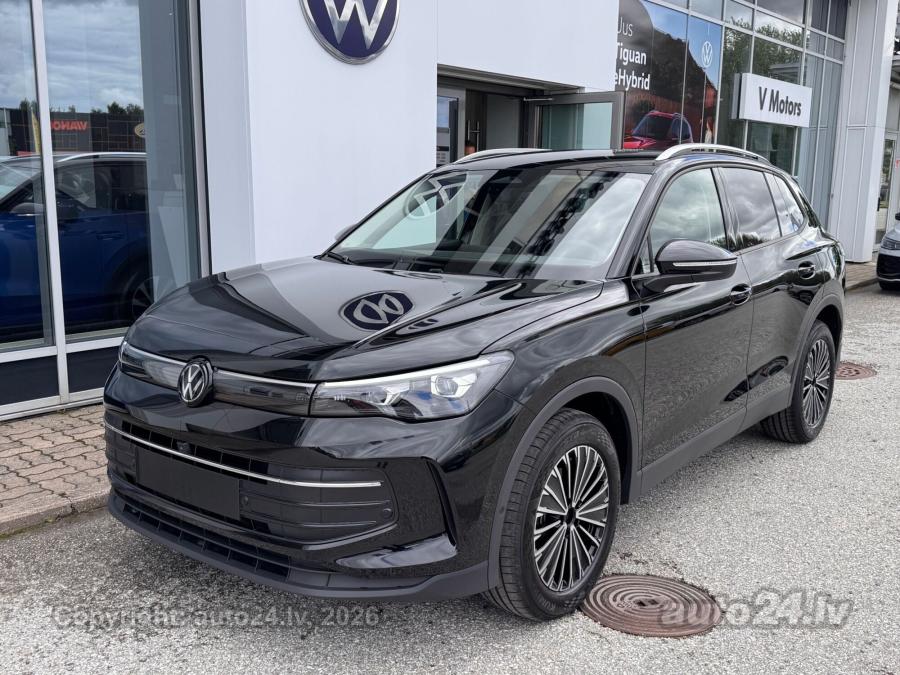 Black Volkswagen Tiguan 2026 in Viljandi, with an engine capacity of 1.50 L and mileage of 0 thousand km for 37576 €, photo 1 on AUTOMOTO.COM.LV
