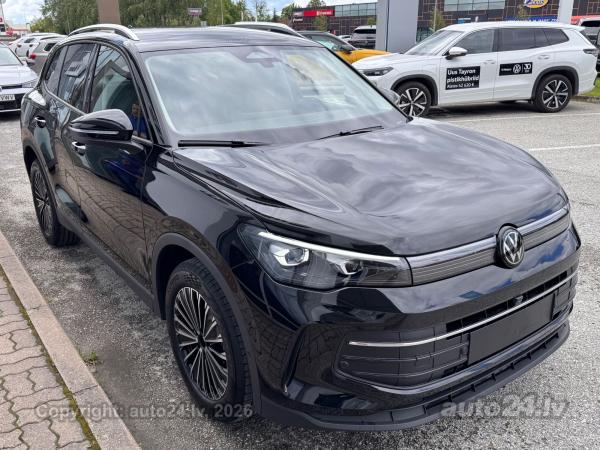 Black Volkswagen Tiguan 2026 in Viljandi, with an engine capacity of 1.50 L and mileage of 0 thousand km for 37576 €, photo 2 on AUTOMOTO.COM.LV