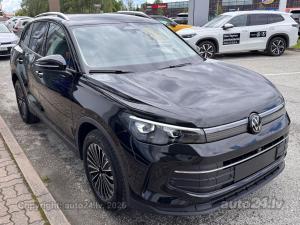 Black Volkswagen Tiguan 2026 in Viljandi, with an engine capacity of 1.50 L and mileage of 0 thousand km for 37576 €, photo 3 on AUTOMOTO.COM.LV