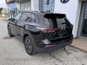 Black Volkswagen Tiguan 2026 in Viljandi, with an engine capacity of 1.50 L and mileage of 0 thousand km for 37576 €, photo 5 on AUTOMOTO.COM.LV