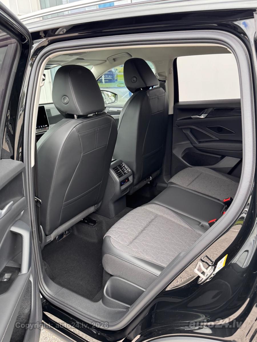 Black Volkswagen Tiguan 2026 in Viljandi, with an engine capacity of 1.50 L and mileage of 0 thousand km for 37576 €, photo 6 on AUTOMOTO.COM.LV