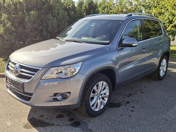 Blue Volkswagen Tiguan 2008 in Ukmerge, with an engine capacity of 1.39 L and mileage of 241 thousand km for 4500 €, photo 1 on AUTOMOTO.COM.LV