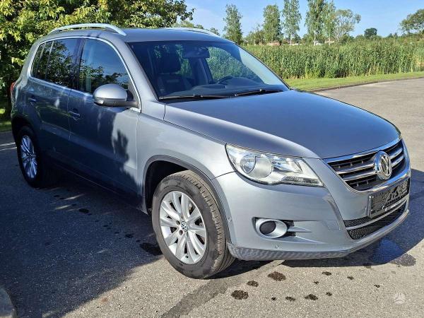 Blue Volkswagen Tiguan 2008 in Ukmerge, with an engine capacity of 1.39 L and mileage of 241 thousand km for 4500 €, photo 2 on AUTOMOTO.COM.LV
