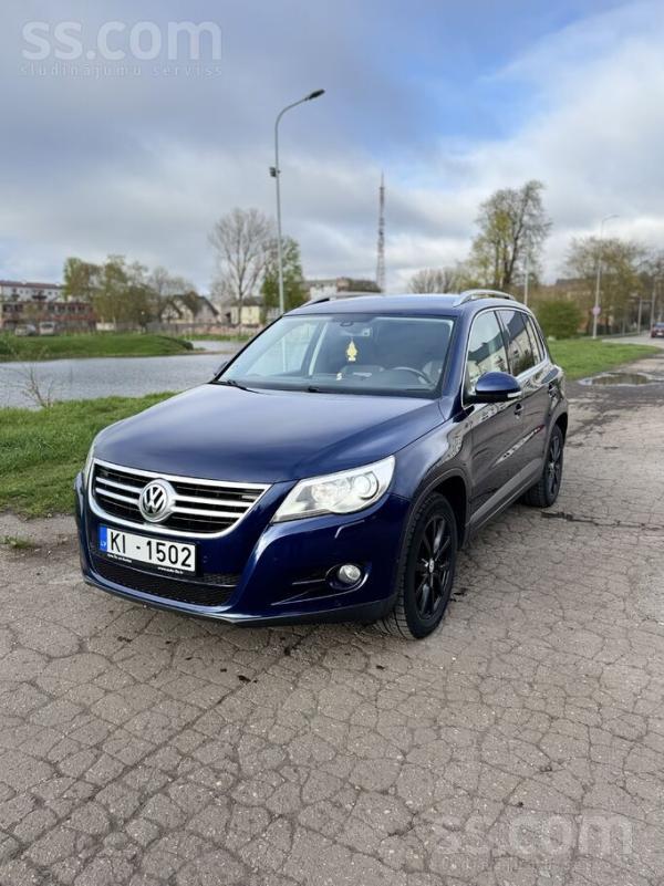 Zils Volkswagen Tiguan 2009 Liepāja, ar dzinēja tilpumu 2.00 L un nobraukumu 195 tūkst. km par 4100 €, foto 1 vietnē AUTOMOTO.COM.LV