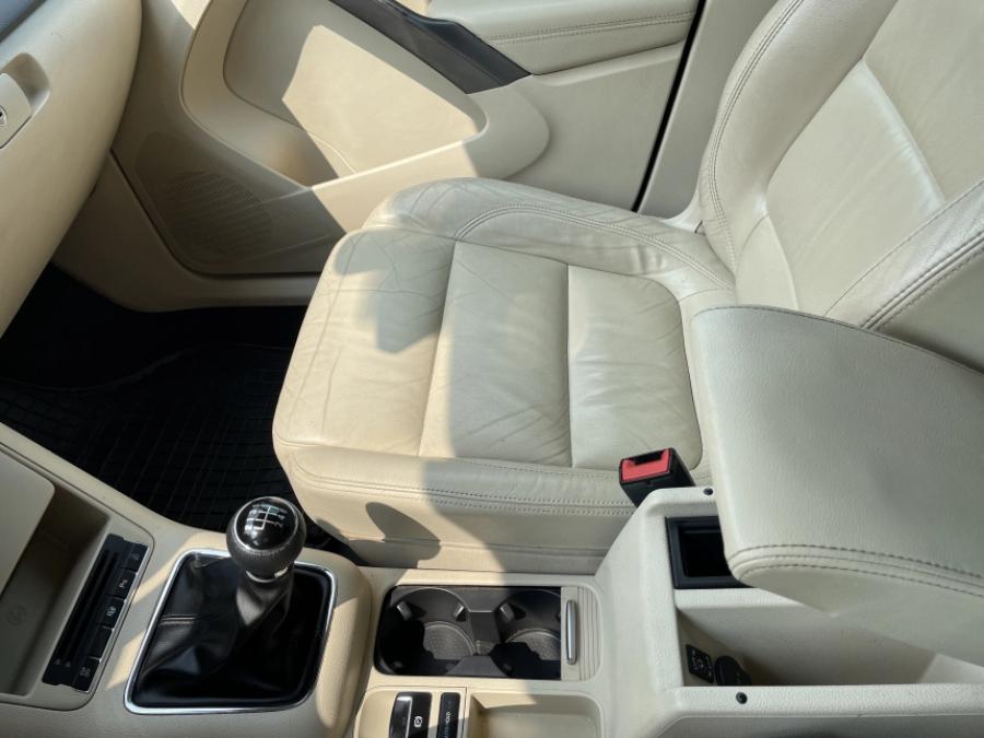 Blue Volkswagen Tiguan 2009 in Riga, with an engine capacity of 2.00 L and mileage of 368 thousand km for 4990 €, photo 28 on AUTOMOTO.COM.LV