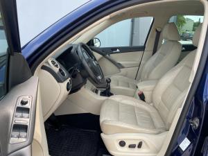 Blue Volkswagen Tiguan 2009 in Riga, with an engine capacity of 2.00 L and mileage of 368 thousand km for 4990 €, photo 30 on AUTOMOTO.COM.LV