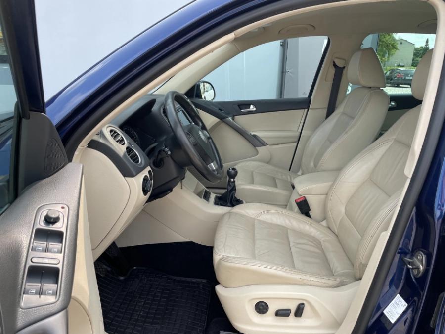 Blue Volkswagen Tiguan 2009 in Riga, with an engine capacity of 2.00 L and mileage of 368 thousand km for 4990 €, photo 30 on AUTOMOTO.COM.LV