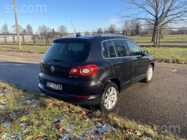 Blue Volkswagen Tiguan 2010 in Cesis, with an engine capacity of 2.00 L and mileage of 215 thousand km for 7850 €, photo 3 on AUTOMOTO.COM.LV