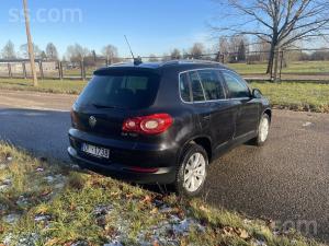 Zils Volkswagen Tiguan 2010 Cēsis, ar dzinēja tilpumu 2.00 L un nobraukumu 215 tūkst. km par 7600 €, foto 4 vietnē AUTOMOTO.COM.LV