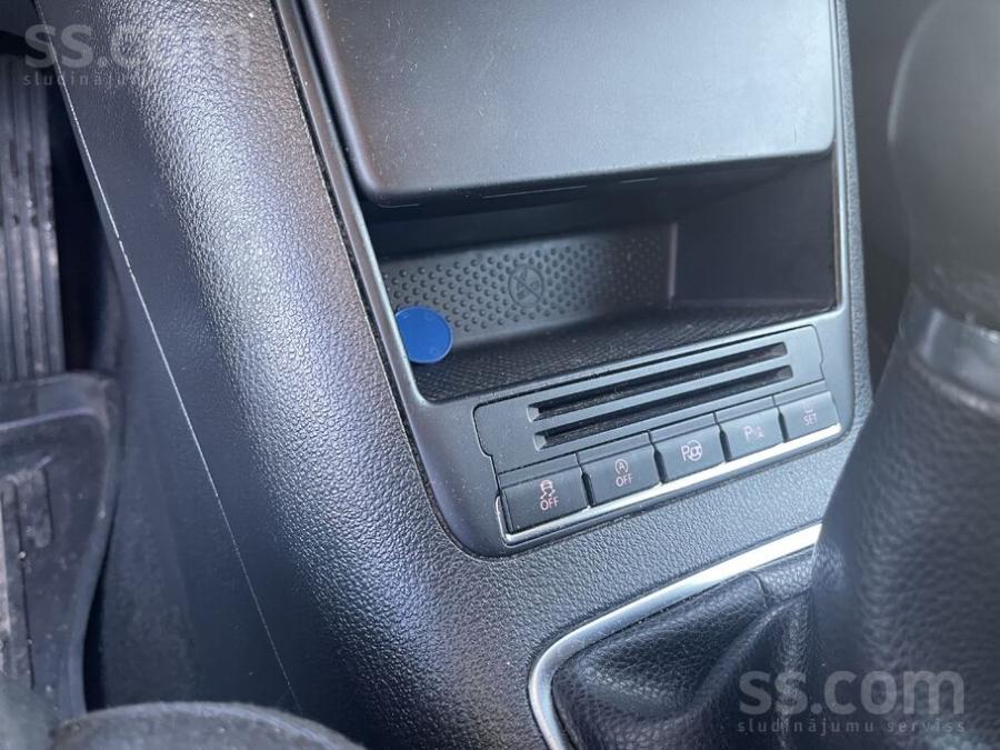Zils Volkswagen Tiguan 2010 Cēsis, ar dzinēja tilpumu 2.00 L un nobraukumu 215 tūkst. km par 7600 €, foto 7 vietnē AUTOMOTO.COM.LV
