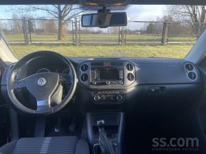 Zils Volkswagen Tiguan 2010 Cēsis, ar dzinēja tilpumu 2.00 L un nobraukumu 215 tūkst. km par 7600 €, foto 8 vietnē AUTOMOTO.COM.LV