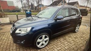 Blue Volkswagen Tiguan 2011 in Vilnius, with an engine capacity of 1.97 L and mileage of 273 thousand km for 8200 €, photo 2 on AUTOMOTO.COM.LV