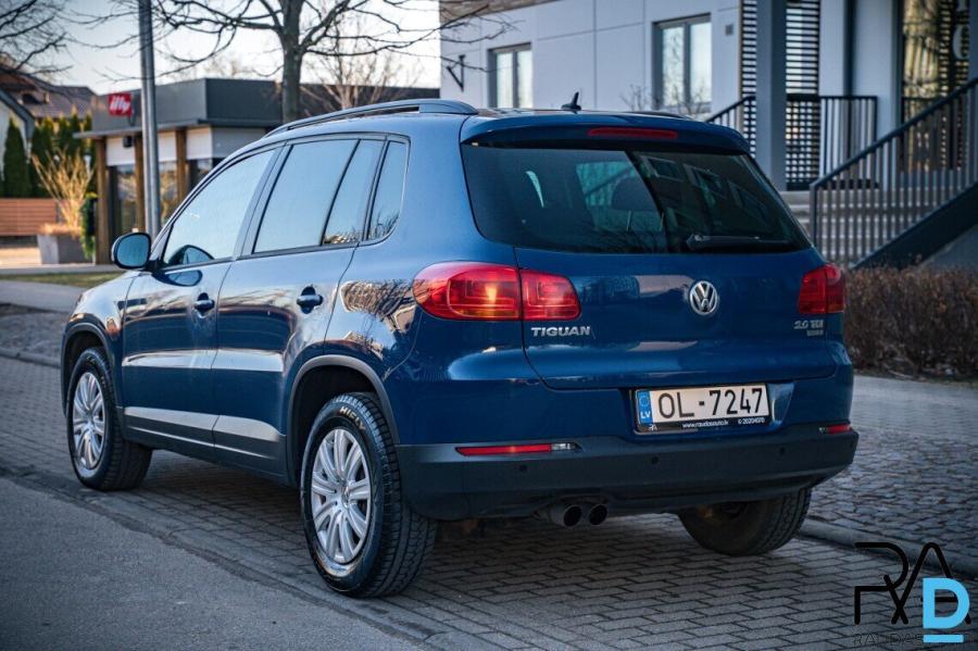 Zils Volkswagen Tiguan 2011 Rīga, ar dzinēja tilpumu 2.00 L un nobraukumu 249 tūkst. km par 3990 €, foto 2 vietnē AUTOMOTO.COM.LV