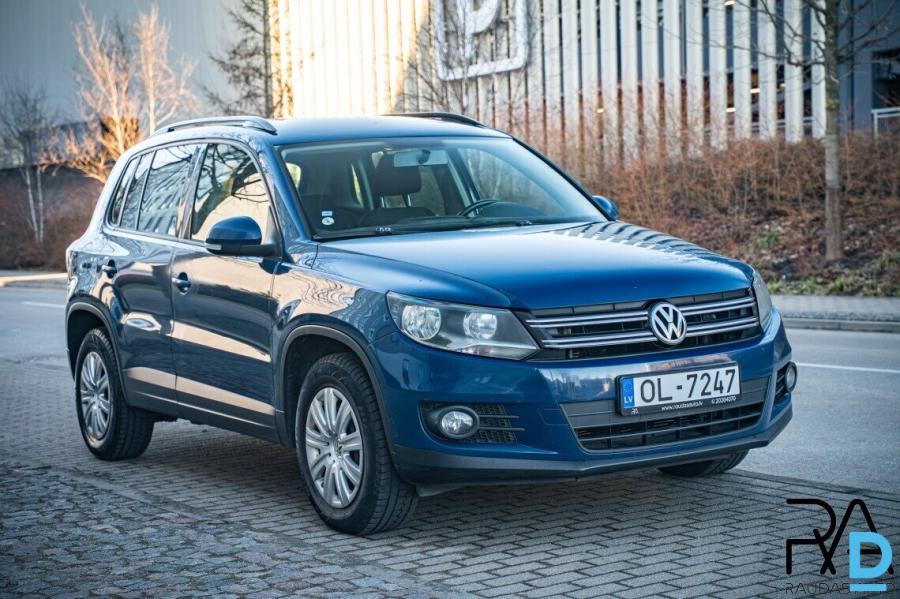 Zils Volkswagen Tiguan 2011 Rīga, ar dzinēja tilpumu 2.00 L un nobraukumu 249 tūkst. km par 3990 €, foto 4 vietnē AUTOMOTO.COM.LV