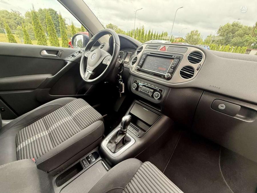 Zils Volkswagen Tiguan 2011 Tauragė, ar dzinēja tilpumu 1.98 L un nobraukumu 174 tūkst. km par 5900 €, foto 13 vietnē AUTOMOTO.COM.LV