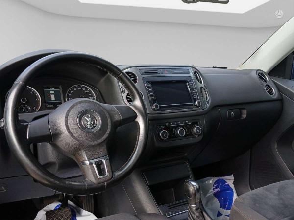 Zils Volkswagen Tiguan 2011 Viļņa, ar dzinēja tilpumu 2.00 L un nobraukumu 277 tūkst. km par 8290 €, foto 9 vietnē AUTOMOTO.COM.LV