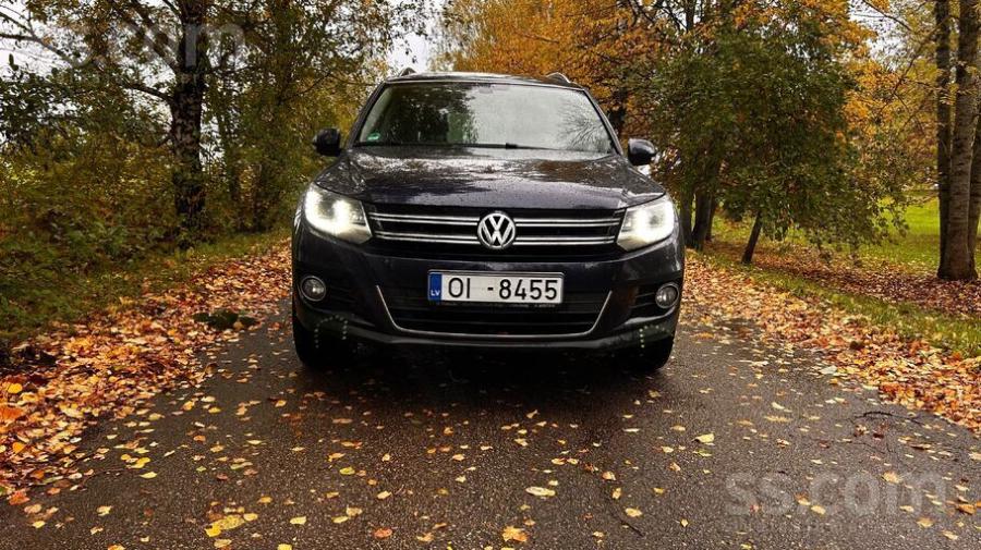 Blue Volkswagen Tiguan 2011 in Aizkraukle, with an engine capacity of 2.00 L and mileage of 313 thousand km for 6650 €, photo 1 on AUTOMOTO.COM.LV