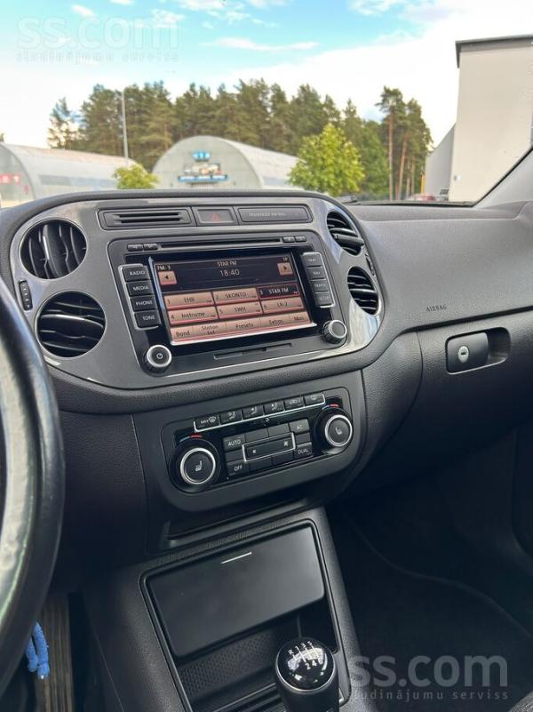 Blue Volkswagen Tiguan 2012 in Valmiera, with an engine capacity of 2.00 L and mileage of 329 thousand km for 8000 €, photo 7 on AUTOMOTO.COM.LV