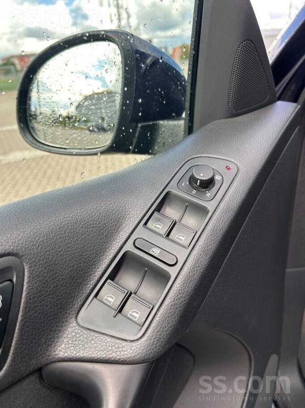 Blue Volkswagen Tiguan 2012 in Valmiera, with an engine capacity of 2.00 L and mileage of 329 thousand km for 8000 €, photo 9 on AUTOMOTO.COM.LV