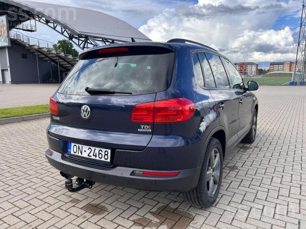 Blue Volkswagen Tiguan 2012 in Valmiera, with an engine capacity of 2.00 L and mileage of 329 thousand km for 7600 €, photo 3 on AUTOMOTO.COM.LV
