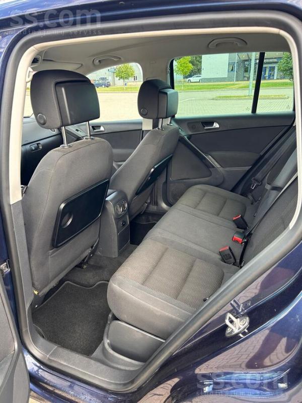 Blue Volkswagen Tiguan 2012 in Valmiera, with an engine capacity of 2.00 L and mileage of 329 thousand km for 7600 €, photo 9 on AUTOMOTO.COM.LV