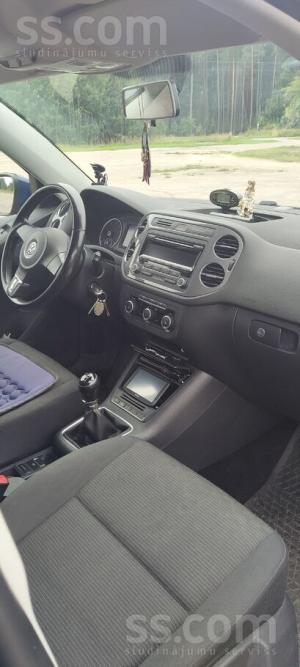 Blue Volkswagen Tiguan 2012 in Saldus, with an engine capacity of 1.40 L and mileage of 251 thousand km for 5300 €, photo 9 on AUTOMOTO.COM.LV