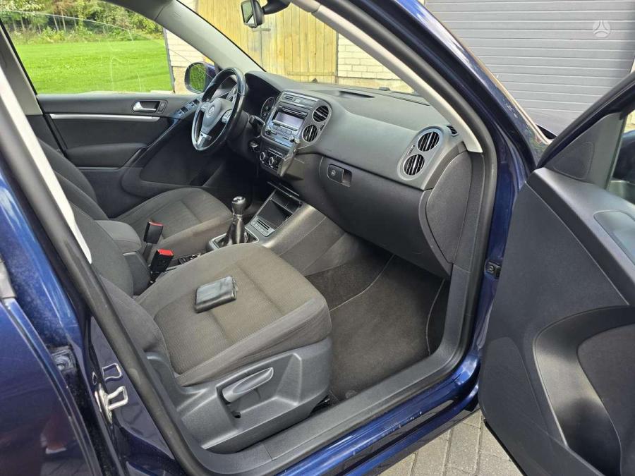 Zils Volkswagen Tiguan 2012 Jurbarkas, ar dzinēja tilpumu 1.97 L un nobraukumu 320 tūkst. km par 5550 €, foto 10 vietnē AUTOMOTO.COM.LV