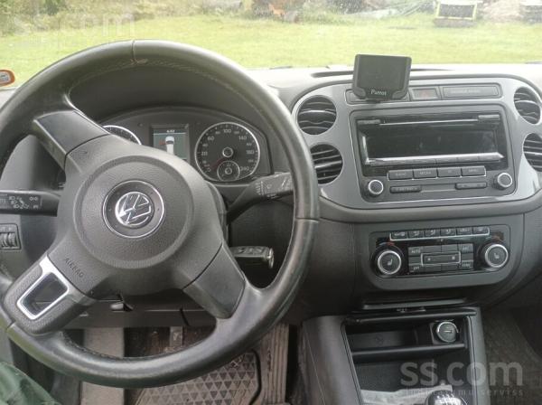 Zils Volkswagen Tiguan 2012 Valka, ar dzinēja tilpumu 2.00 L un nobraukumu 138 tūkst. km par 5900 €, foto 6 vietnē AUTOMOTO.COM.LV