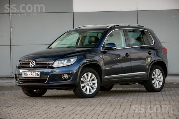 Blue Volkswagen Tiguan 2013 in Jelgava, with an engine capacity of 2.00 L and mileage of 290 thousand km for 8999 €, photo 5 on AUTOMOTO.COM.LV