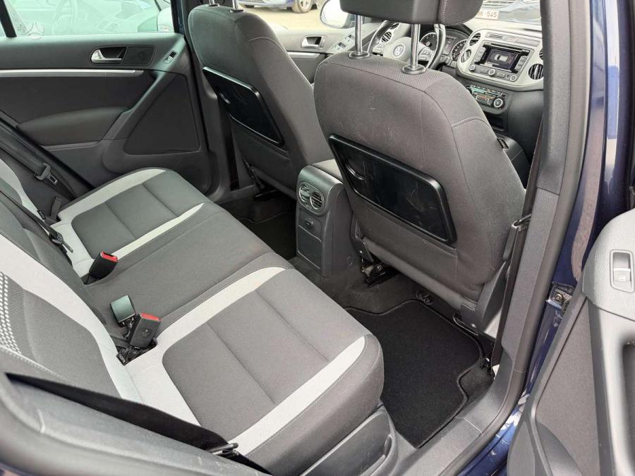 Blue Volkswagen Tiguan 2013 in Kaunas, with an engine capacity of 1.97 L and mileage of 240 thousand km for 9900 €, photo 12 on AUTOMOTO.COM.LV