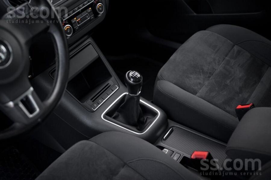 Zils Volkswagen Tiguan 2013 Talsi, ar dzinēja tilpumu 2.00 L un nobraukumu 158 tūkst. km par 7950 €, foto 24 vietnē AUTOMOTO.COM.LV