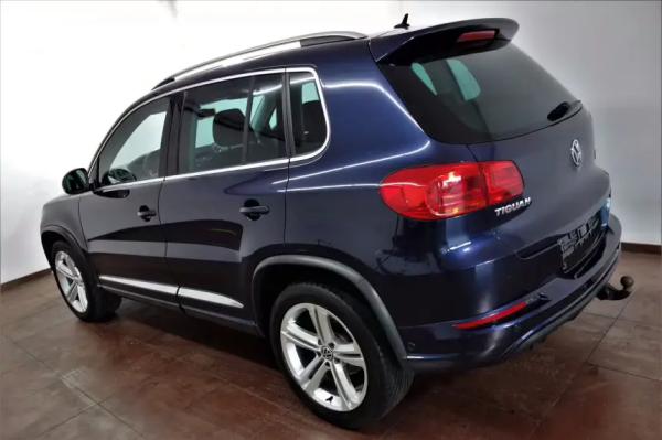 Blue Volkswagen Tiguan 2014 in Riga, with an engine capacity of 2.00 L and mileage of 180 thousand km for 11700 €, photo 5 on AUTOMOTO.COM.LV