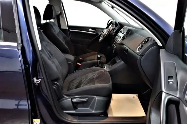 Blue Volkswagen Tiguan 2014 in Riga, with an engine capacity of 2.00 L and mileage of 180 thousand km for 11700 €, photo 10 on AUTOMOTO.COM.LV