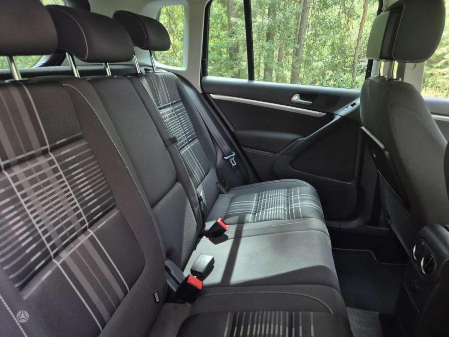 Zils Volkswagen Tiguan 2015 Tauragė, ar dzinēja tilpumu 1.97 L un nobraukumu 243 tūkst. km par 9200 €, foto 12 vietnē AUTOMOTO.COM.LV