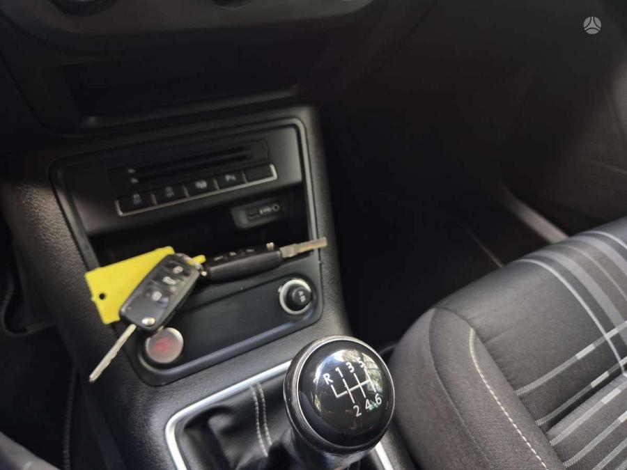 Zils Volkswagen Tiguan 2015 Tauragė, ar dzinēja tilpumu 1.97 L un nobraukumu 243 tūkst. km par 9200 €, foto 14 vietnē AUTOMOTO.COM.LV