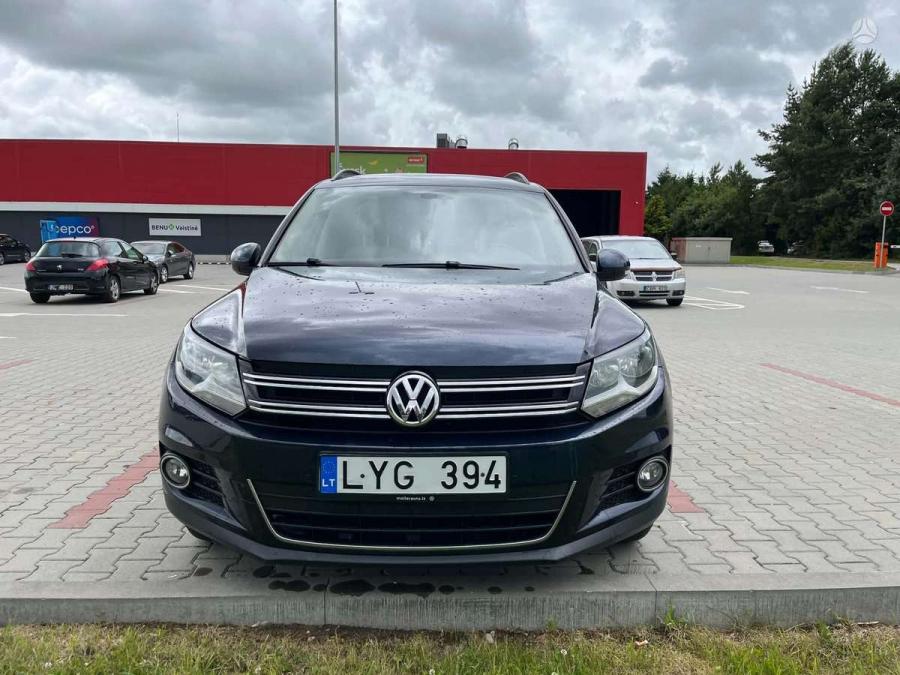 Blue Volkswagen Tiguan 2016 in Gargzdai, with an engine capacity of 1.98 L and mileage of 160 thousand km for 9450 €, photo 1 on AUTOMOTO.COM.LV