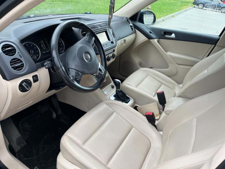 Blue Volkswagen Tiguan 2016 in Klaipeda, with an engine capacity of 2.00 L and mileage of 160 thousand km for 8200 €, photo 4 on AUTOMOTO.COM.LV