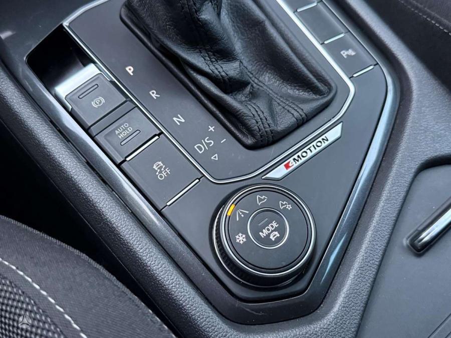 Blue Volkswagen Tiguan 2016 in Prienai, with an engine capacity of 1.97 L and mileage of 197 thousand km for 13950 €, photo 32 on AUTOMOTO.COM.LV