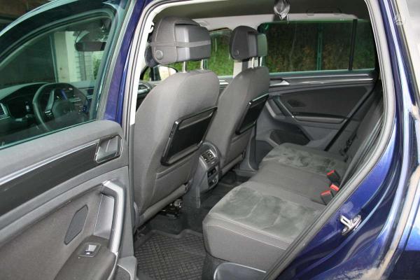 Blue Volkswagen Tiguan 2016 in Sirvintos, with an engine capacity of 1.98 L and mileage of 128 thousand km for 17500 €, photo 7 on AUTOMOTO.COM.LV