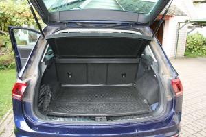 Blue Volkswagen Tiguan 2016 in Sirvintos, with an engine capacity of 1.98 L and mileage of 128 thousand km for 17500 €, photo 8 on AUTOMOTO.COM.LV