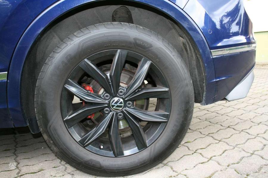 Blue Volkswagen Tiguan 2016 in Sirvintos, with an engine capacity of 1.98 L and mileage of 128 thousand km for 17500 €, photo 10 on AUTOMOTO.COM.LV
