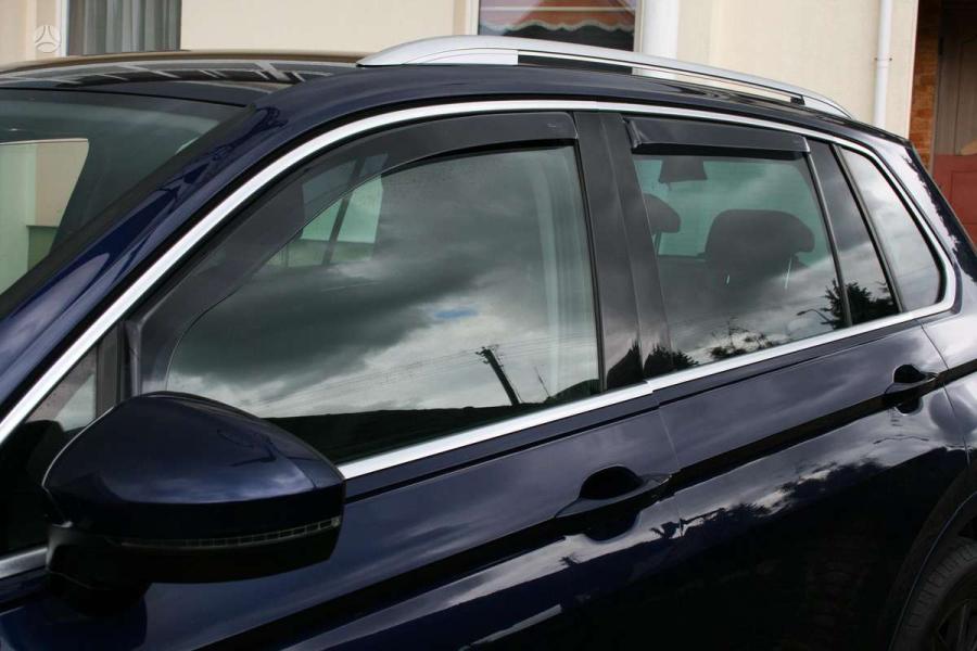 Blue Volkswagen Tiguan 2016 in Sirvintos, with an engine capacity of 1.98 L and mileage of 128 thousand km for 17500 €, photo 14 on AUTOMOTO.COM.LV