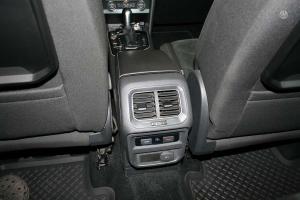 Blue Volkswagen Tiguan 2016 in Sirvintos, with an engine capacity of 1.98 L and mileage of 128 thousand km for 17500 €, photo 15 on AUTOMOTO.COM.LV